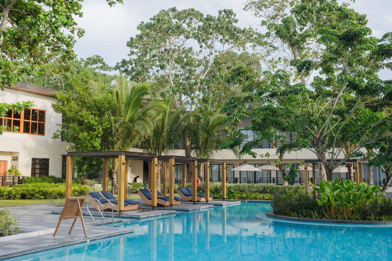 Swimming Pool | The Tropics At MacArthur Park Resort And Convention Center